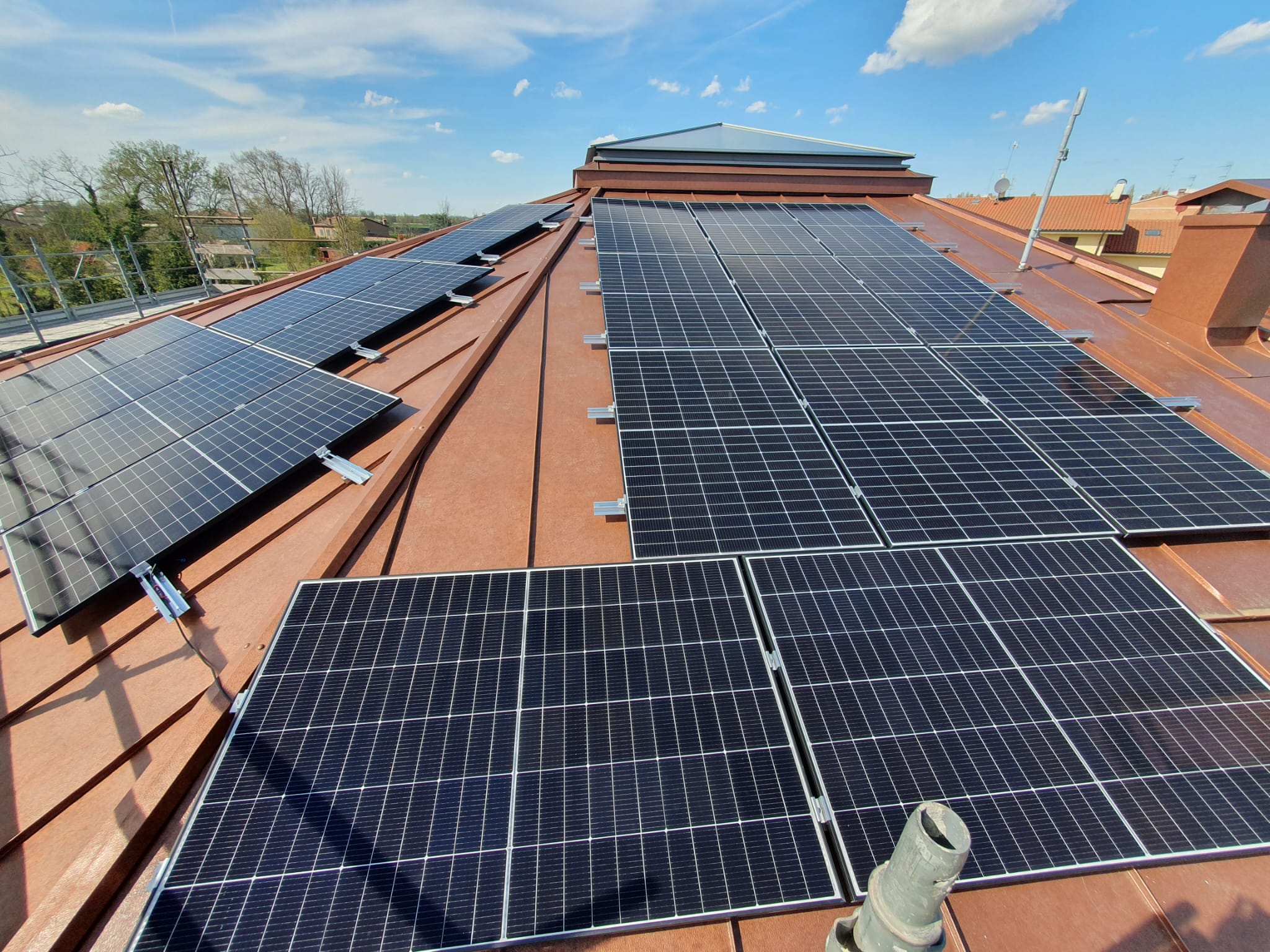 Installation of rooftop solar sistem at Frutti dell'Albero Day Care ...